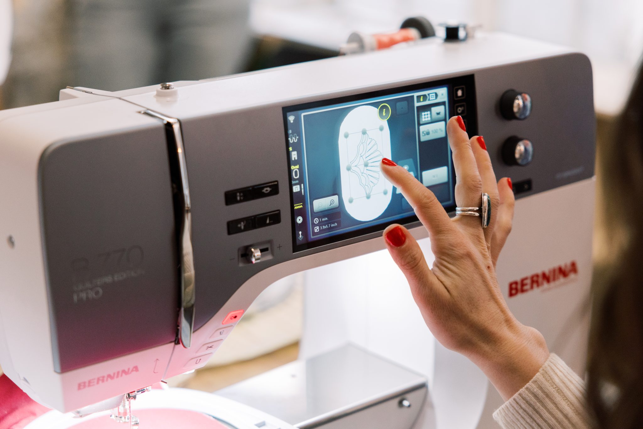 BERNINA 770 QE PRO Sewing & Quilting Machine